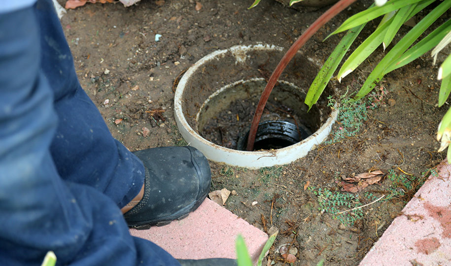 Spring Home Maintenance Checklist | First American Home Warranty