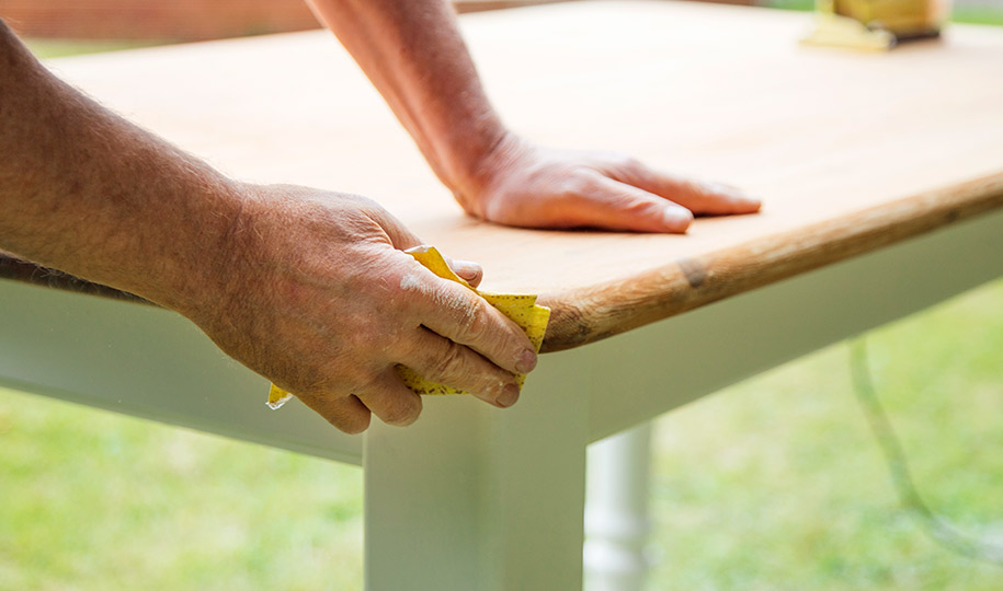 Ceiling Fans: Downdraft in Summer and Updraft in Winter